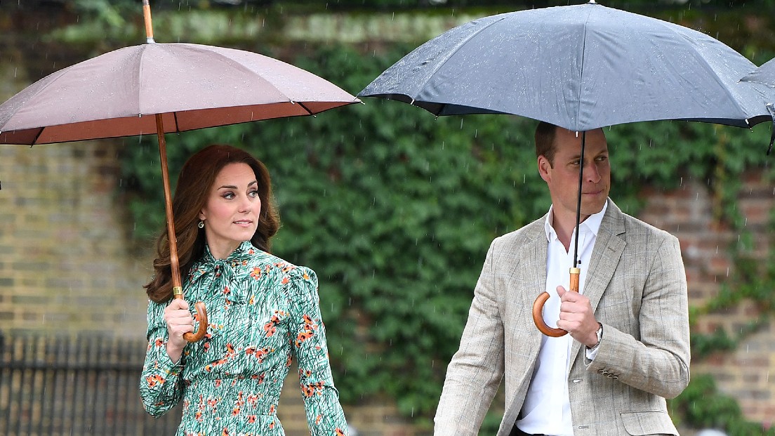 Prince William goes viral for impressive act of chivalry with Kate ...