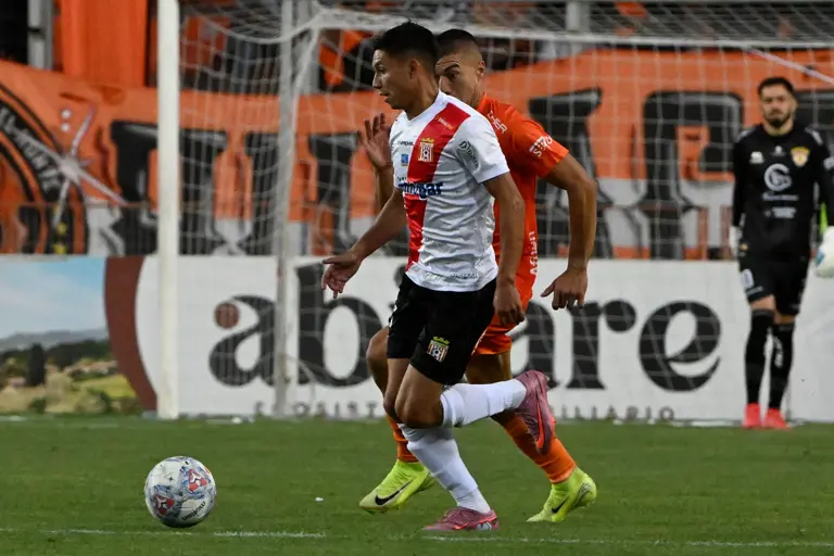 ¡Remezón en la Primera B! El grave error que podría costarle tres ...