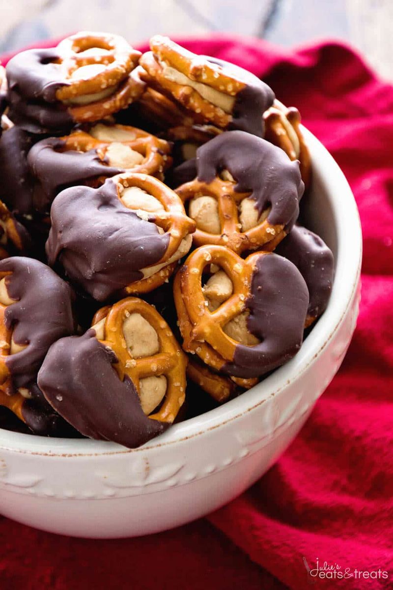 16 oddly specific snacks that hit harder than a full meal
