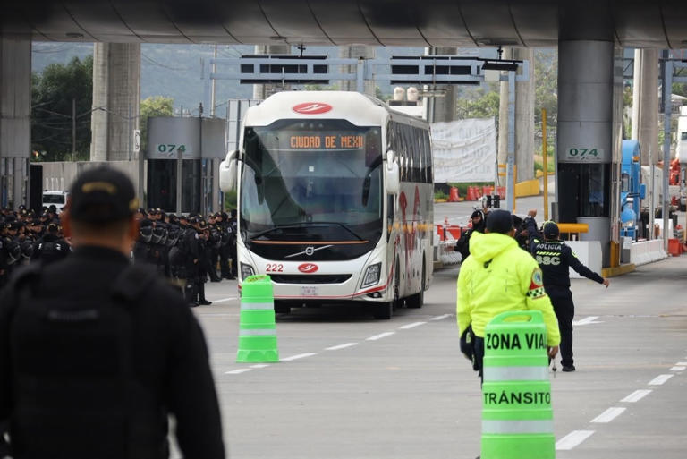 CNTE marchó en Reforma e Insurgentes y amaga con bloquear el AICM; SSC ...