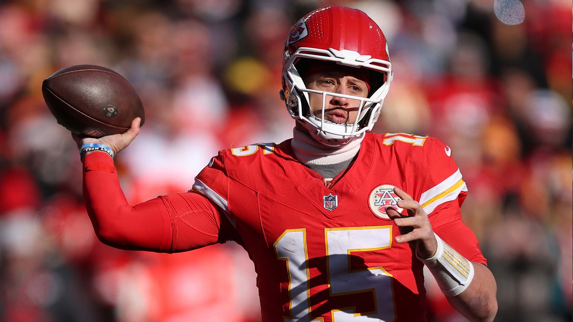 Chiefs star Patrick Mahomes signs extension reportedly worth over $500M