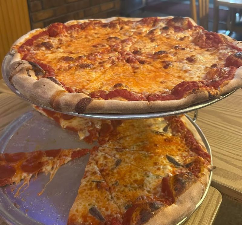 The no-frills New Jersey pizzeria with ridiculously good pizza and low ...