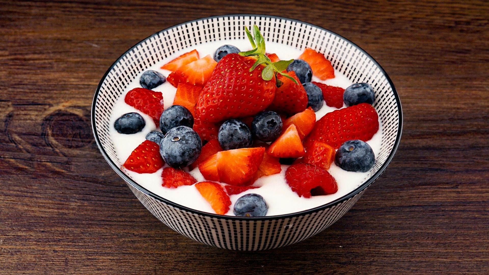 20 healthy foods to eat for hot girl summer