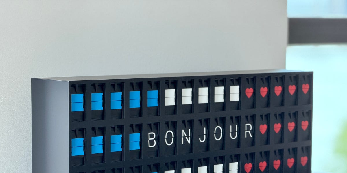 This retro sign brings old train station charm into your home