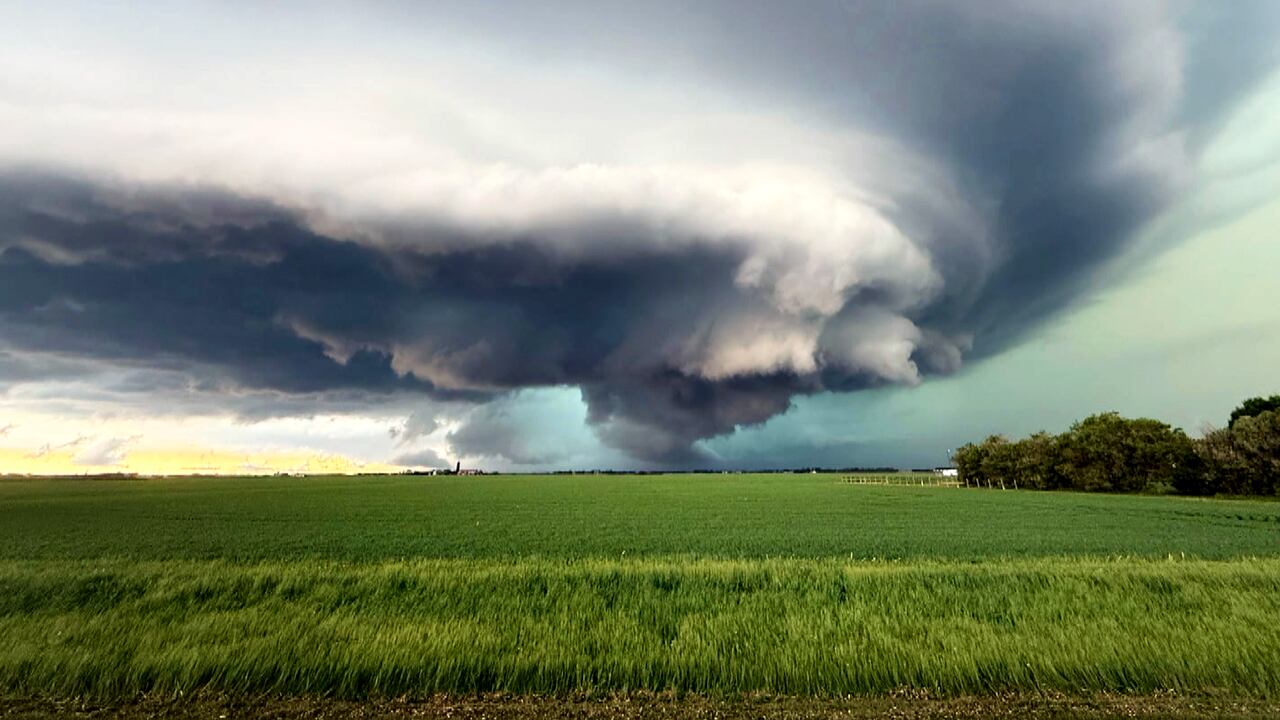 Wild night of stormy weather in Winnipeg and surrounding areas