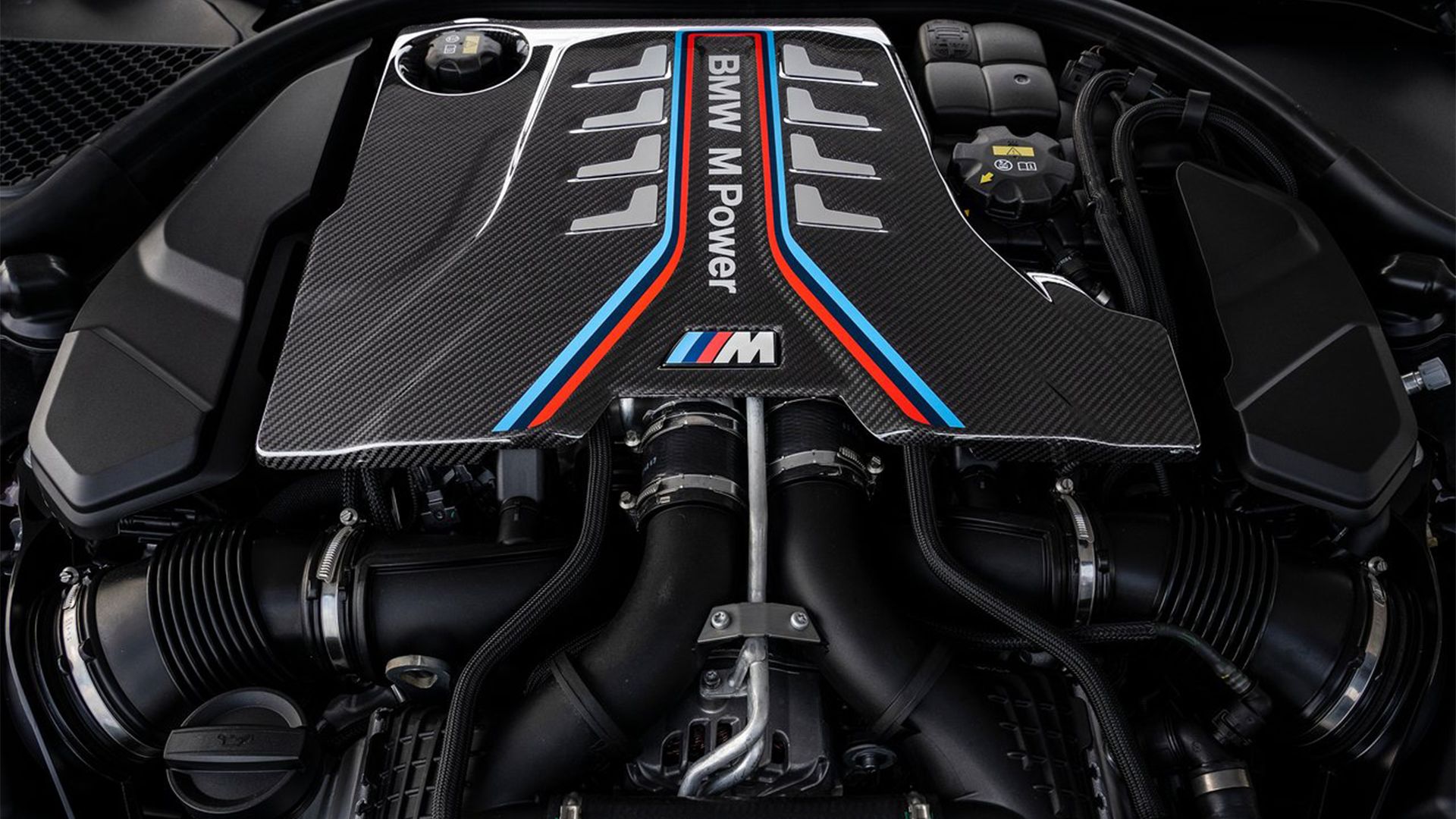 The BMW flagship that hit 60 in 3 seconds with a real back seat