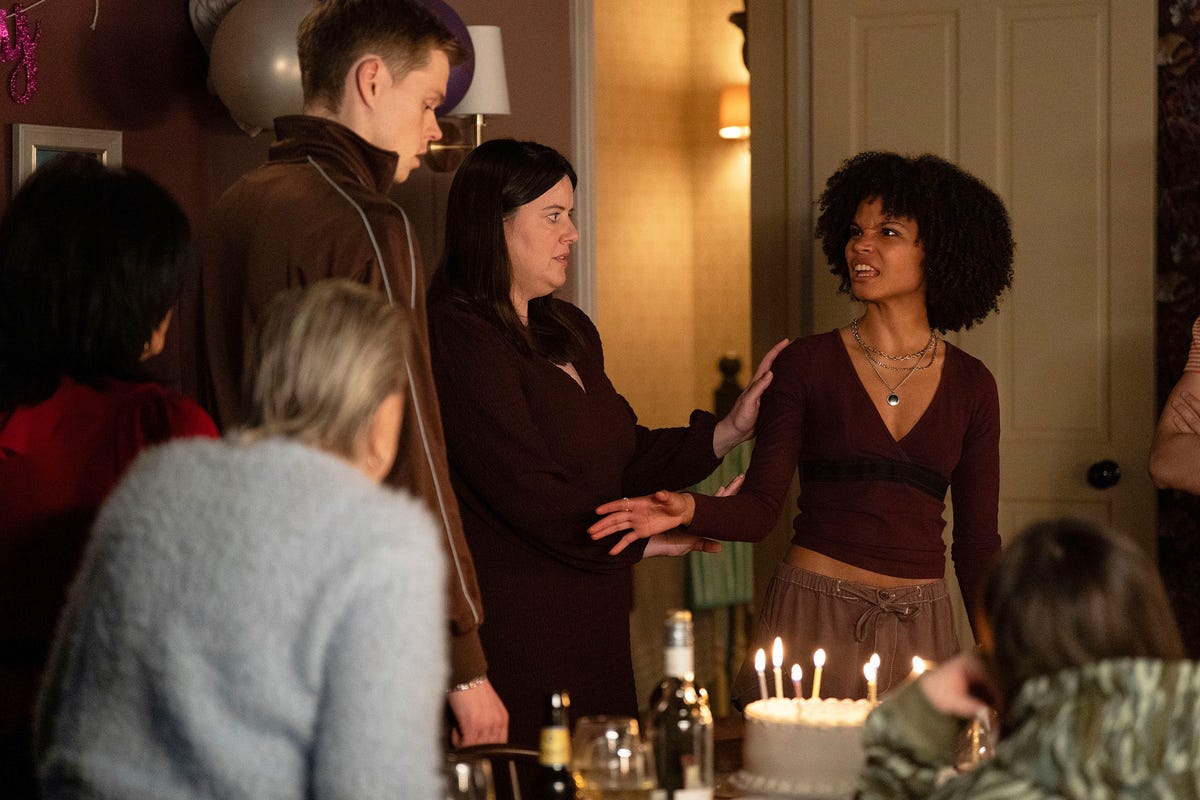 EastEnders reveals chaos in The Vic as Jasmine discovers huge bombshell