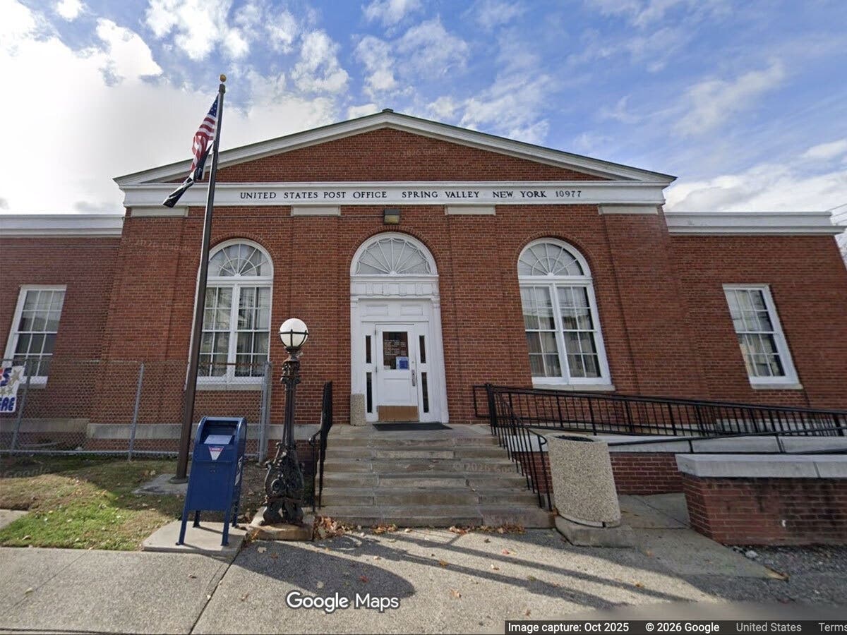 Man found dead outside Spring Valley Post Office: PD