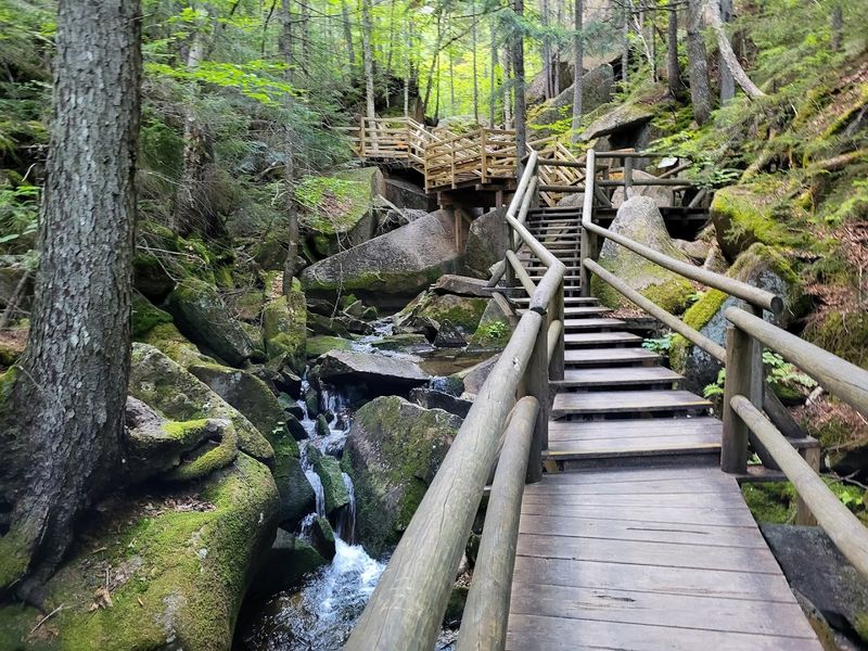 This legendary mountain notch in New Hampshire features a massive ...