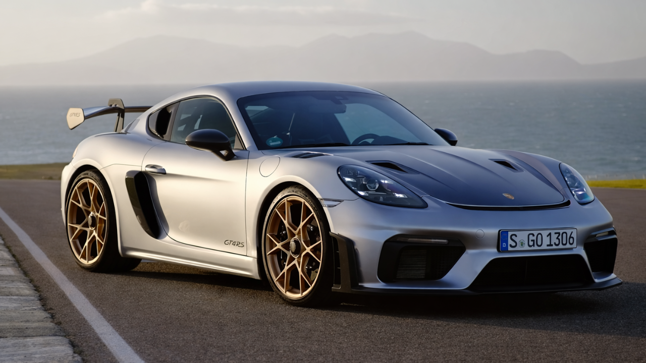 Driving the Porsche GT4 RS on road and track