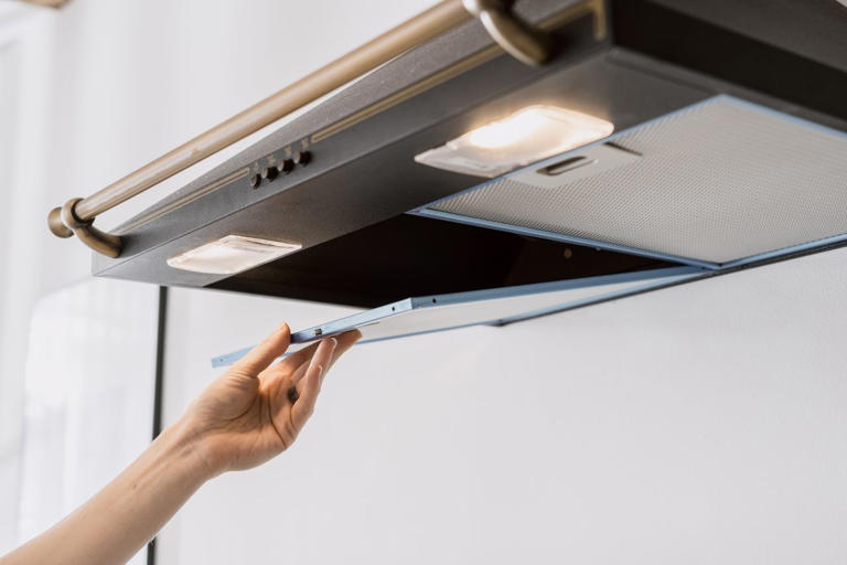 How to clean a greasy range hood filter the easy way