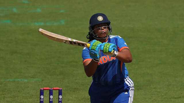 Richa Ghosh's performance sparks debate on batting order in Women's T20 ...