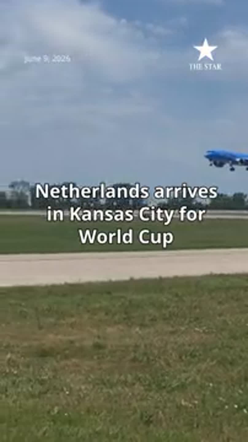 Netherlands arrives in Kansas City for World Cup