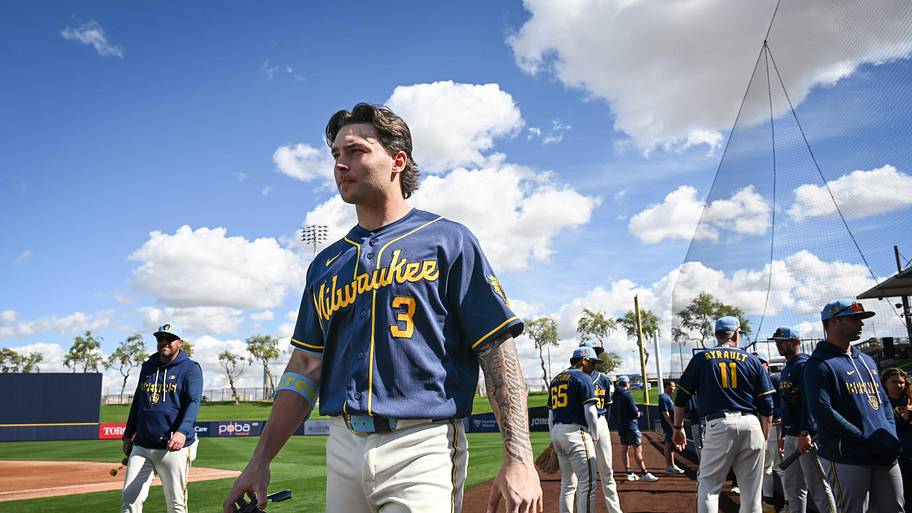 Former Tennessee star Andrew Fischer is becoming one of the Brewers ...