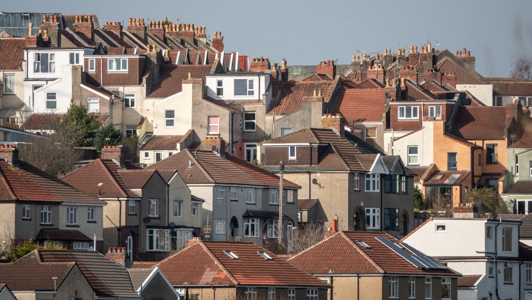 Single buyers face steep income gap in UK housing market