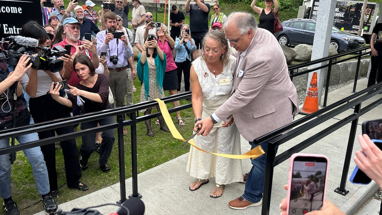 See the new Canadian entrance at this iconic border-straddling library