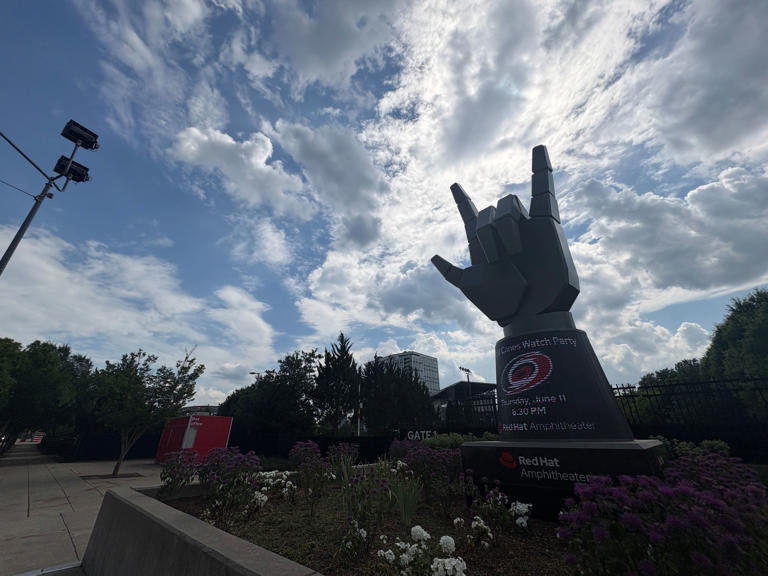 Thousands of fans show up to Red Hat Amphitheater despite rain for ...