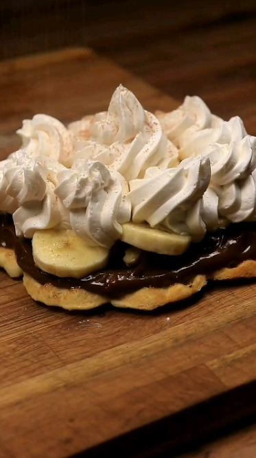 Irresistible banoffee chocolate dessert