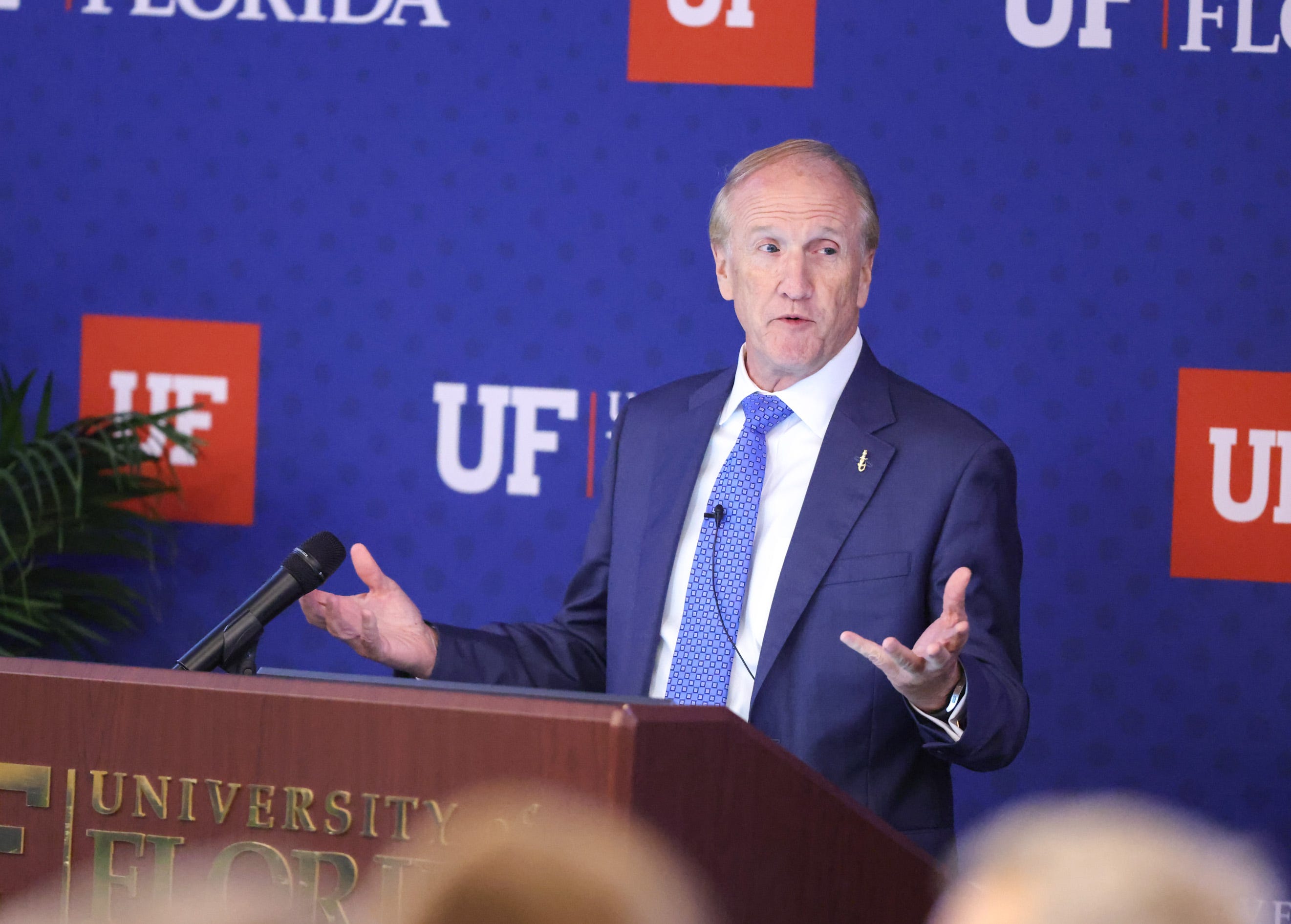 UF trustees confirm Bell as 14th president; BOG vote still to come