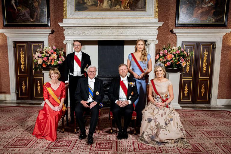 Princess Catharina-Amalia looks every inch the future queen in her mom ...
