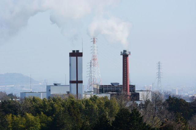 Trash incinerators pitched as a safe landfill alternative are spewing ...