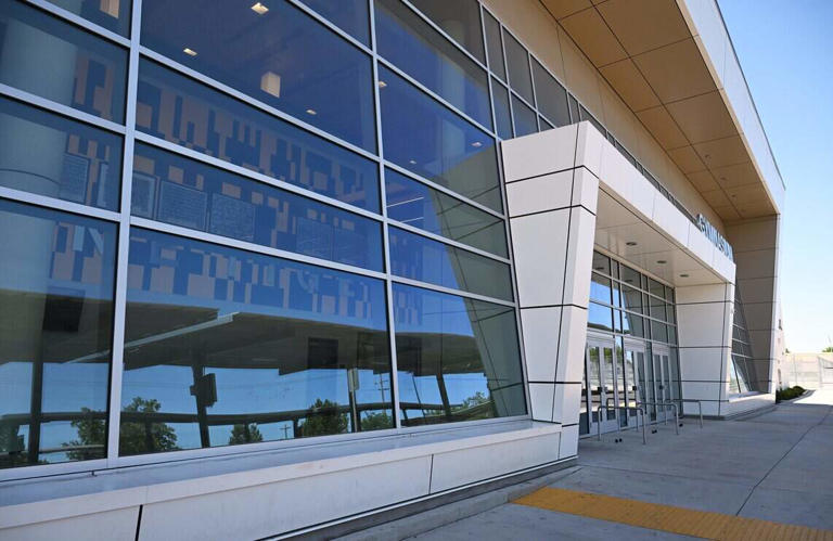 Fresno Unified names Edison High gyms after beloved coach and trustee