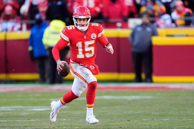 Chiefs sign Patrick Mahomes to historic contract extension: Reports
