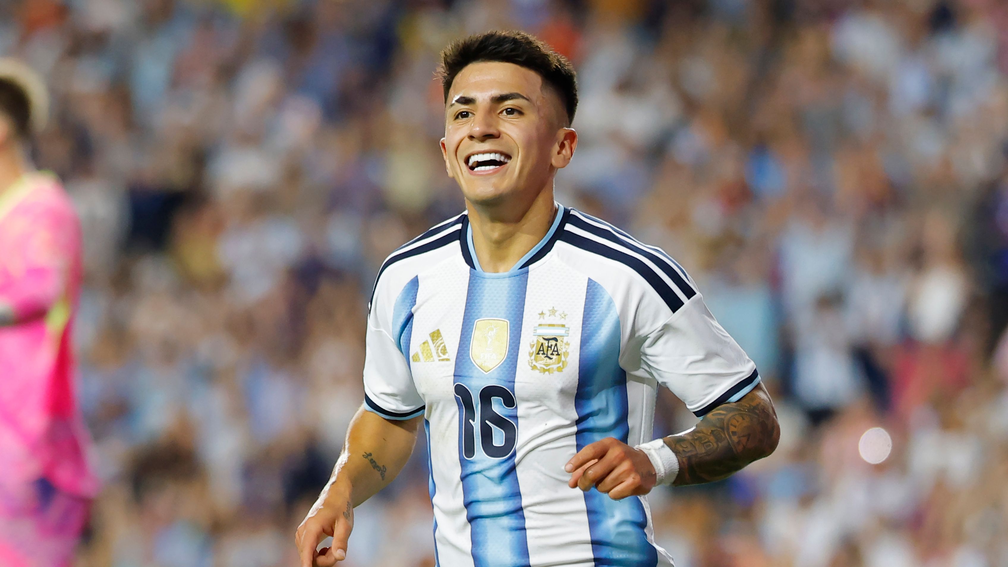 Flamengo monitora Thiago Almada e avalia investida pelo ex-Botafogo