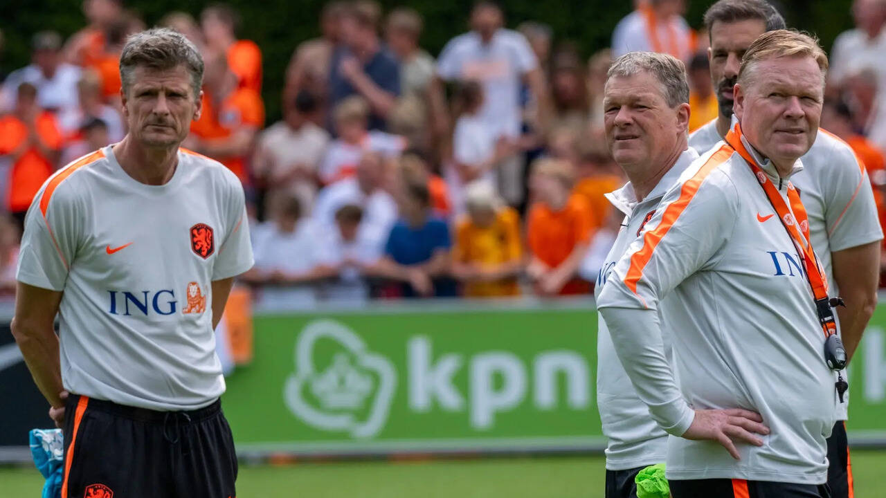 Netherlands goalkeeper Bart Verbruggen uncertain for World Cup opener ...
