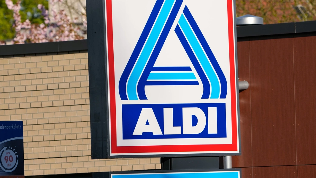 10 Aldi foods shoppers love and loathe