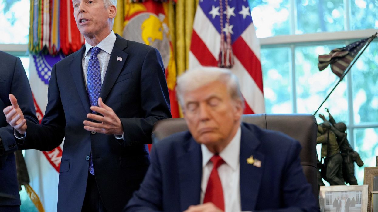 Admin official backed into a corner with Trump clip