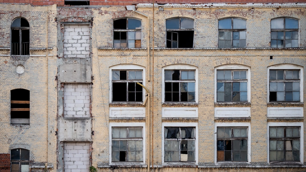 13 striking examples of urban decay and inequality
