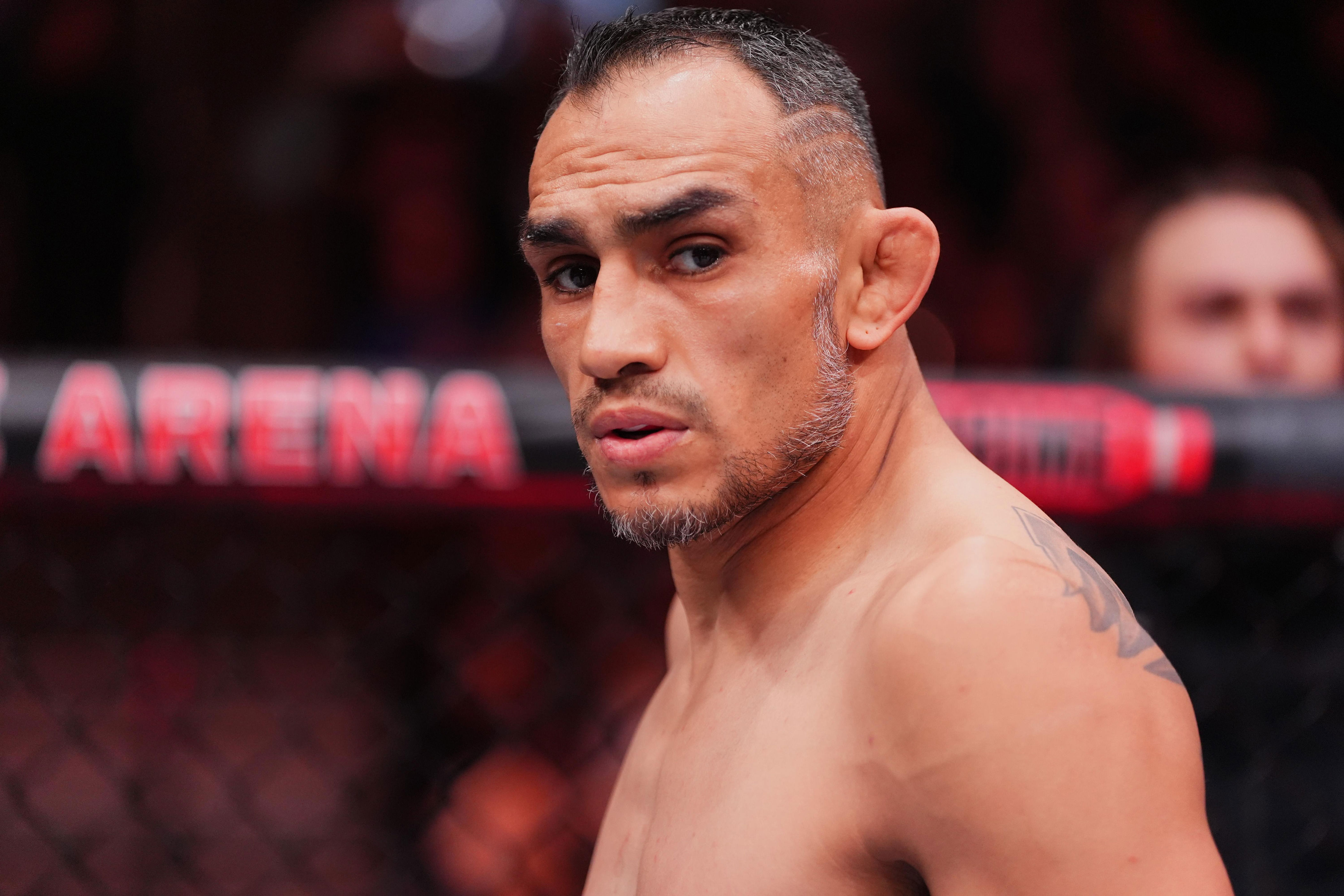 Video: Record-setting UFC loser explains life-saving secret wrestling ...