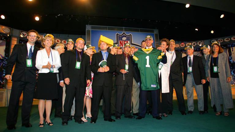 Aaron Rodgers' projected $250 million net worth in 2026 and his $25 ...