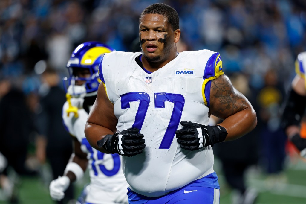 Judge grants temporary restraining order against LA Rams player Alaric ...