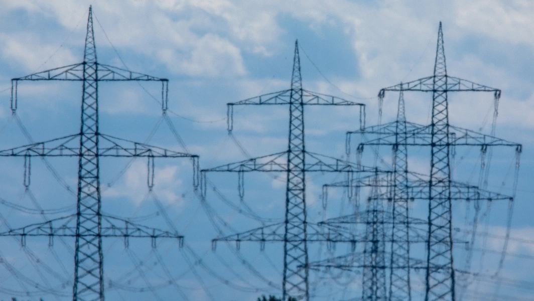 Britain offers grid access to 713 clean energy projects