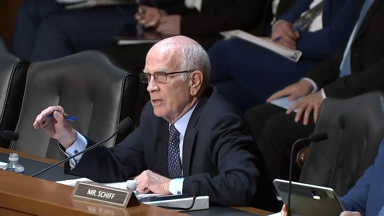 'Did I ask you that question?': Peter Welch gets fed up with ...