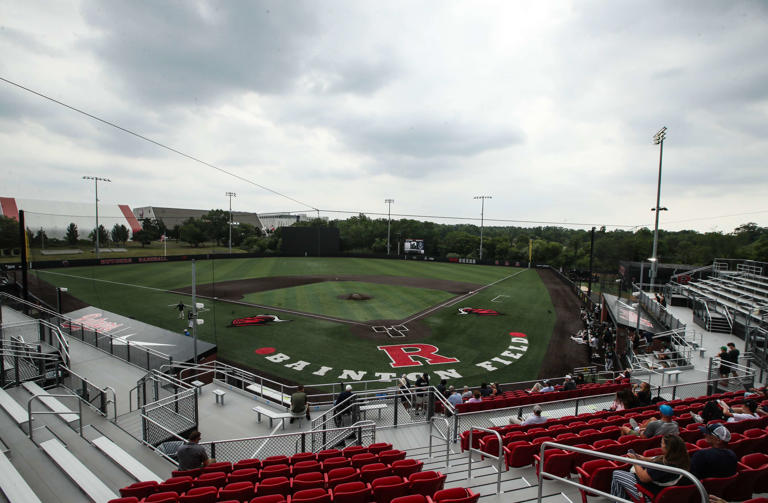 Flat tire stranded NJ baseball team’s bus before championship game ...