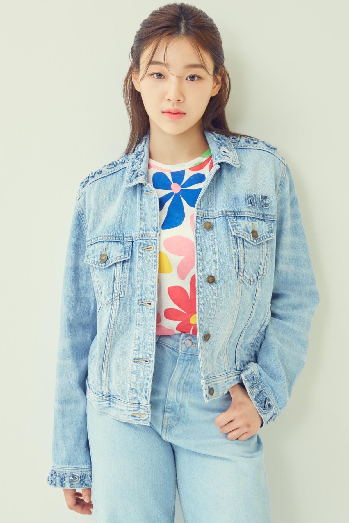 Newcomer Park Chae-won cast as Mi-jeong in the drama 'Empathy Cells'