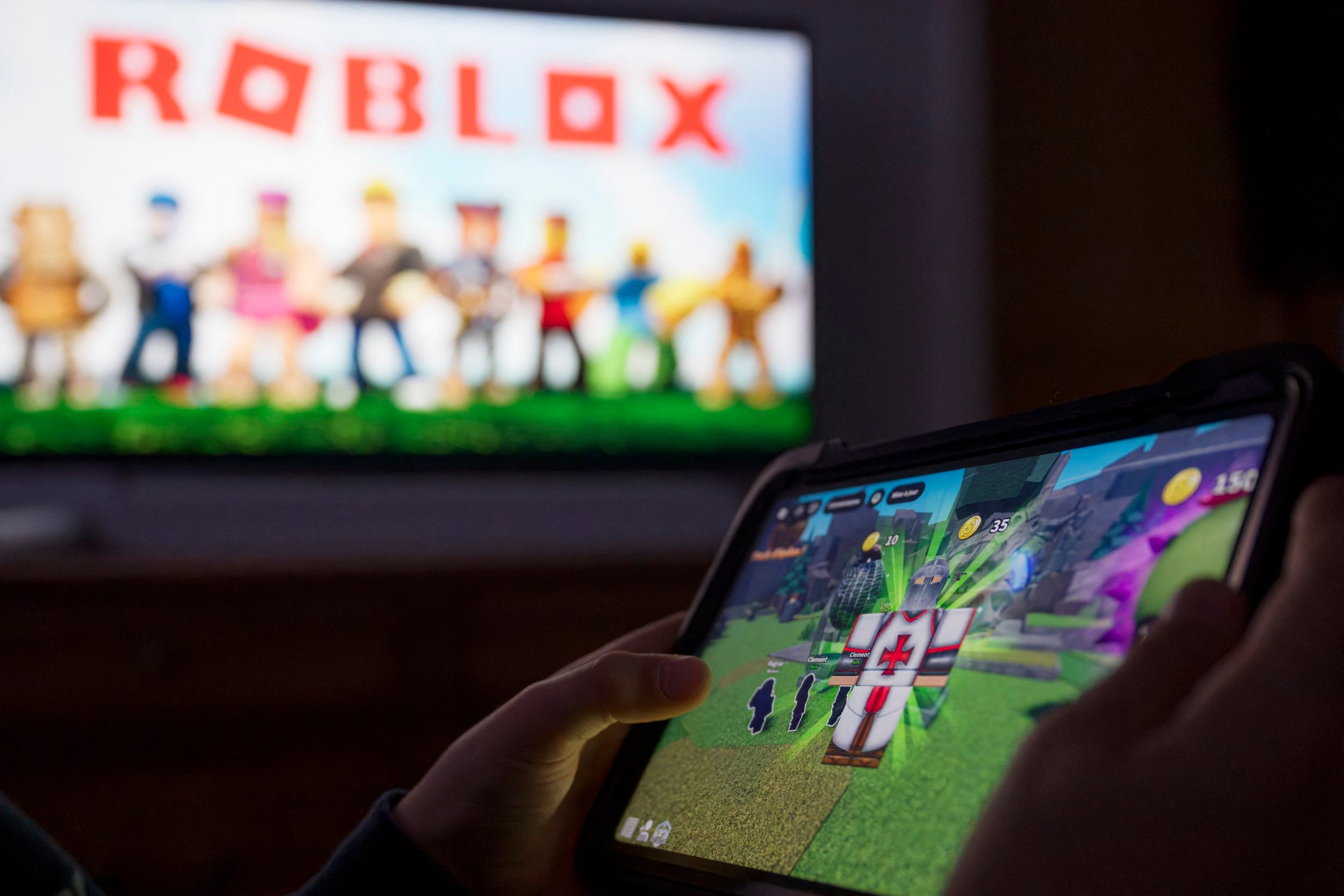 Thousands of kids force Putin to back down over Roblox ban
