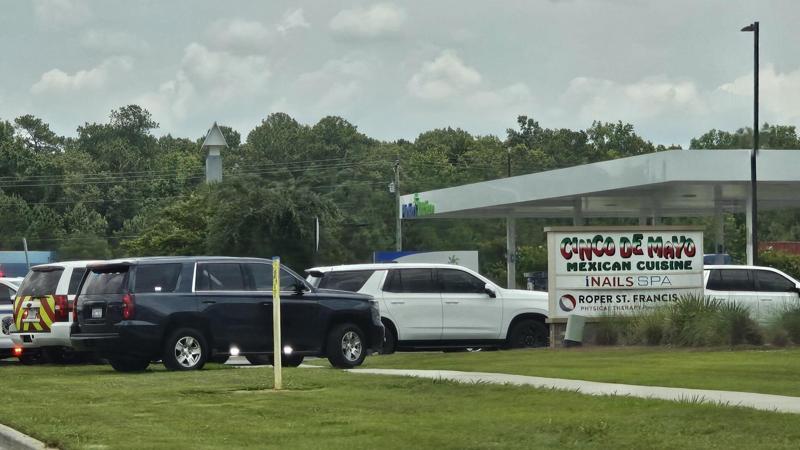 1 dead, 1 critically injured in shooting at Parker’s Kitchen gas ...