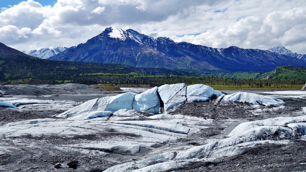 Alaska’s biggest glacier lets you walk on 27 miles of blue ice, just ...