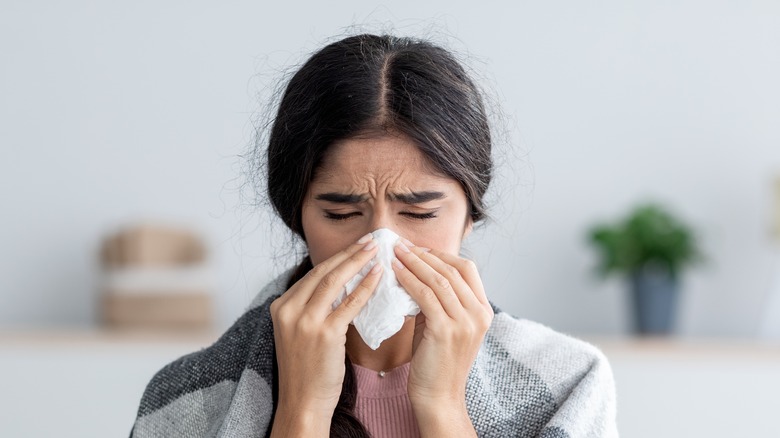 14 tips to curb allergy symptoms