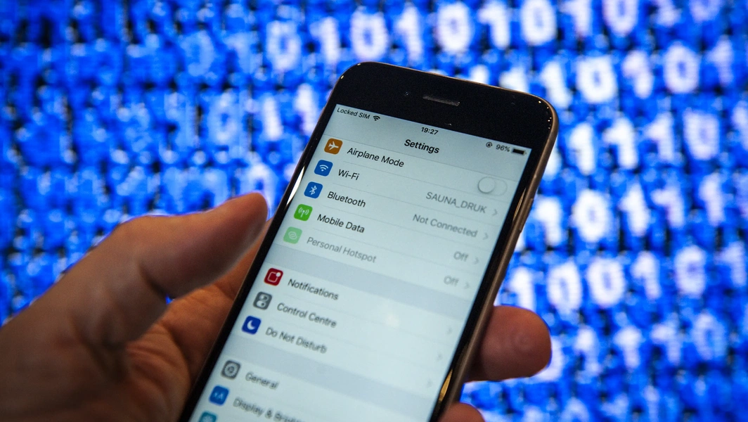 14 hidden iPhone volume button tricks