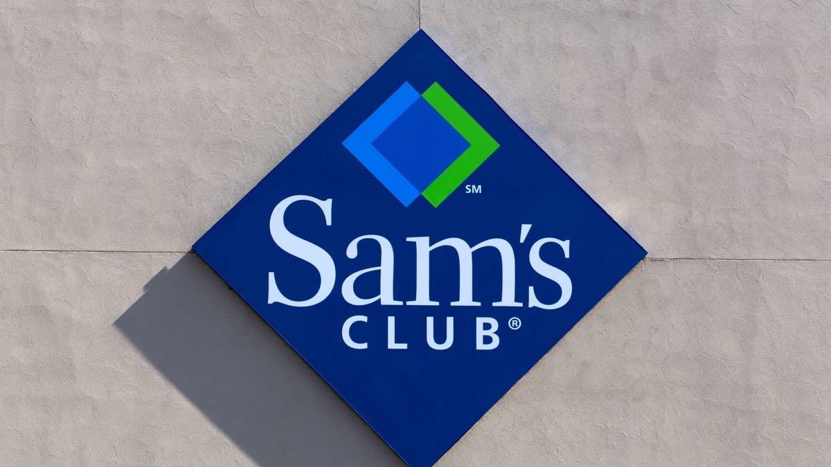 Sam's Club's $10 white chocolate freeze dried peach bites are a must ...