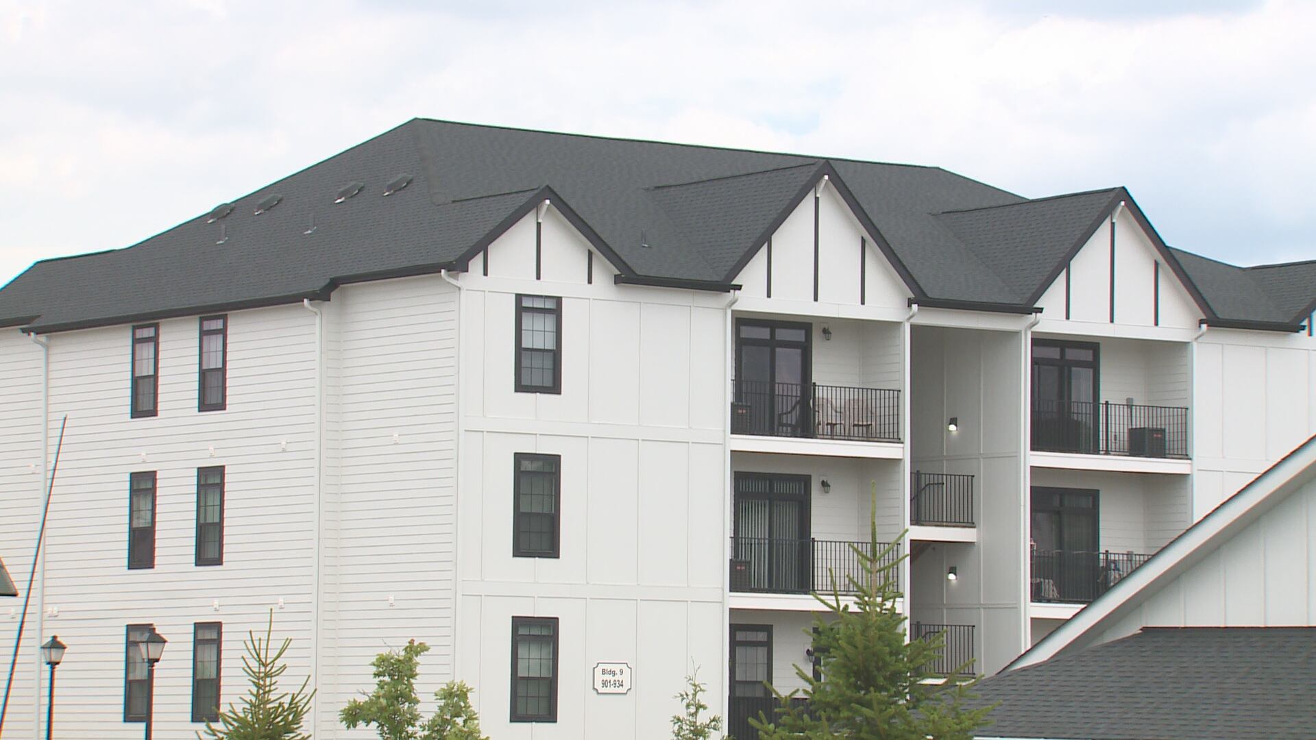St. Charles County considers freeze on new apartment developments
