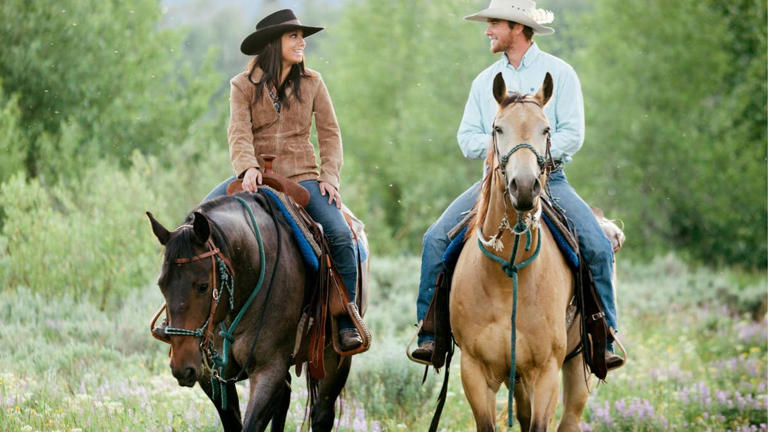 85 cozy and romantic fall date ideas for autumn lovers