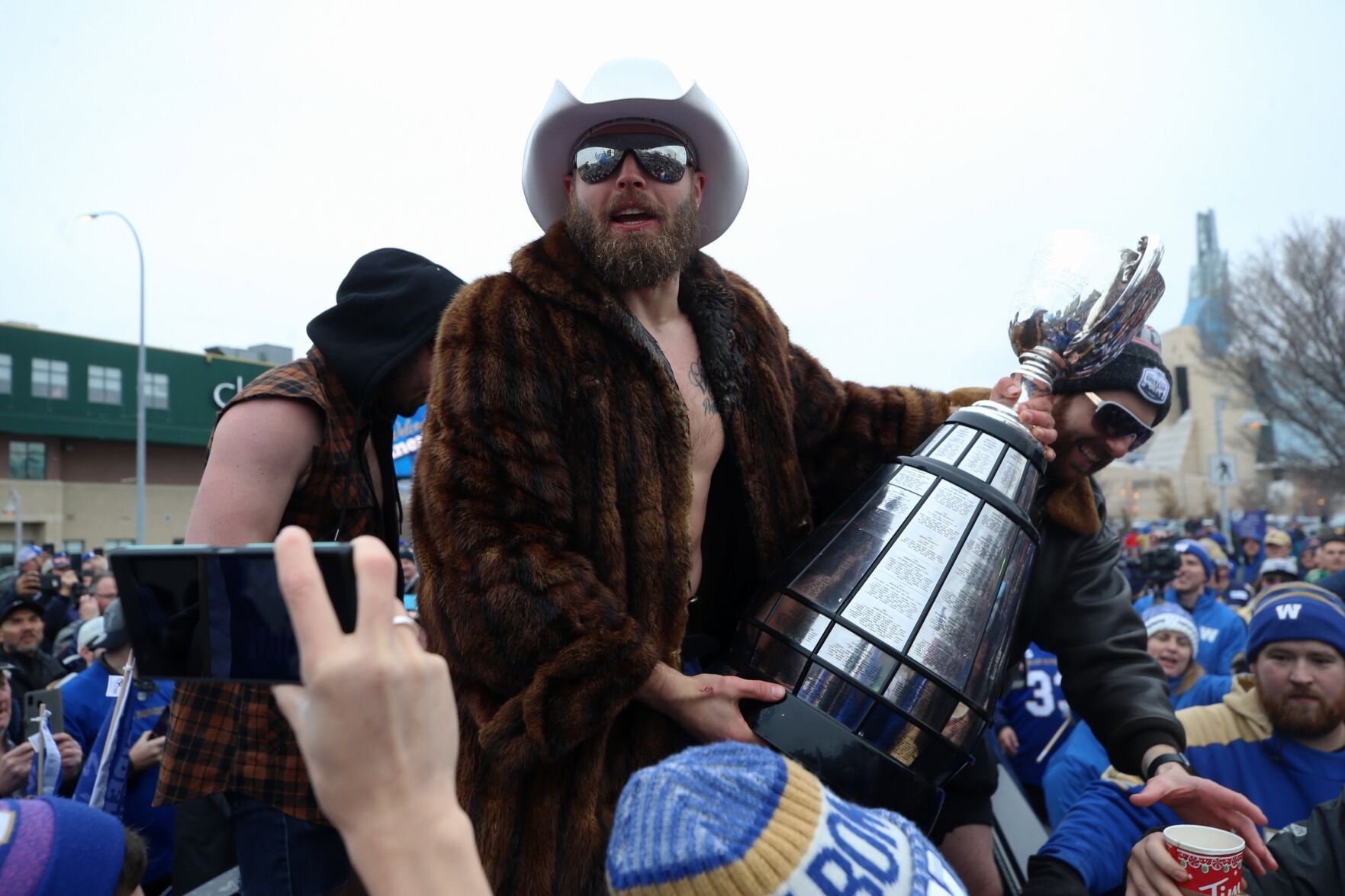 Fur-coat alert: Streveler’s back for Bombers home opener