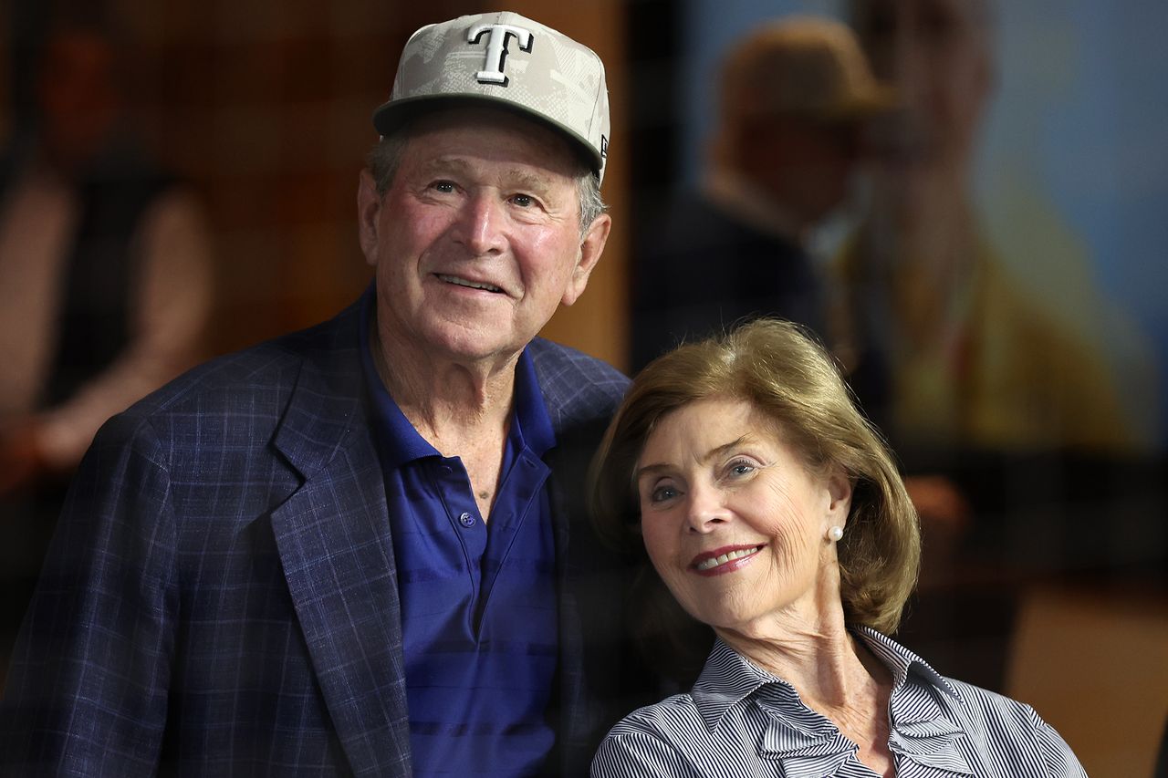 Jenna Bush Hager once caught her mom Laura Bush googling her ex ...