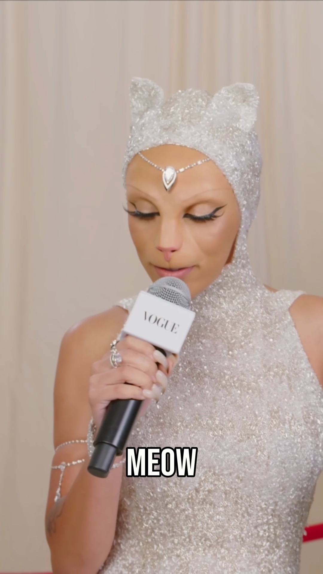 Doja Cat only meows during Met Gala interview